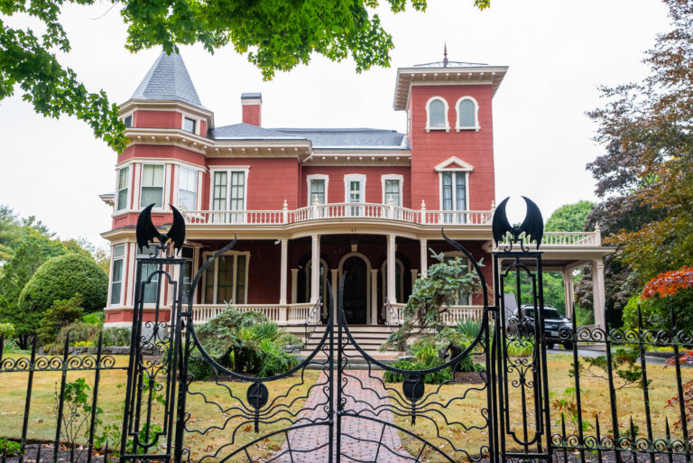 WHI_StephenKingHouse_101024-2 (1) - Lafayette Hotels | Visit Maine and ...